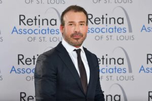 Ophthalmologist St. Louis, MO B. Wayne Dudney, MD